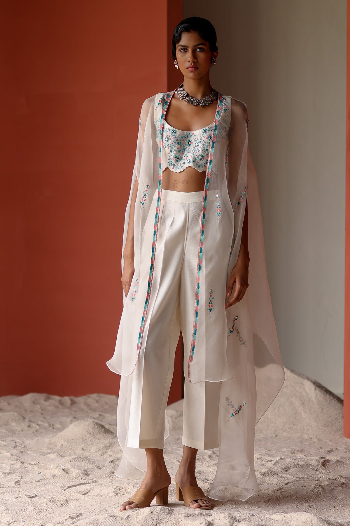 PAHEE CAPE SET – Shikha Mehta