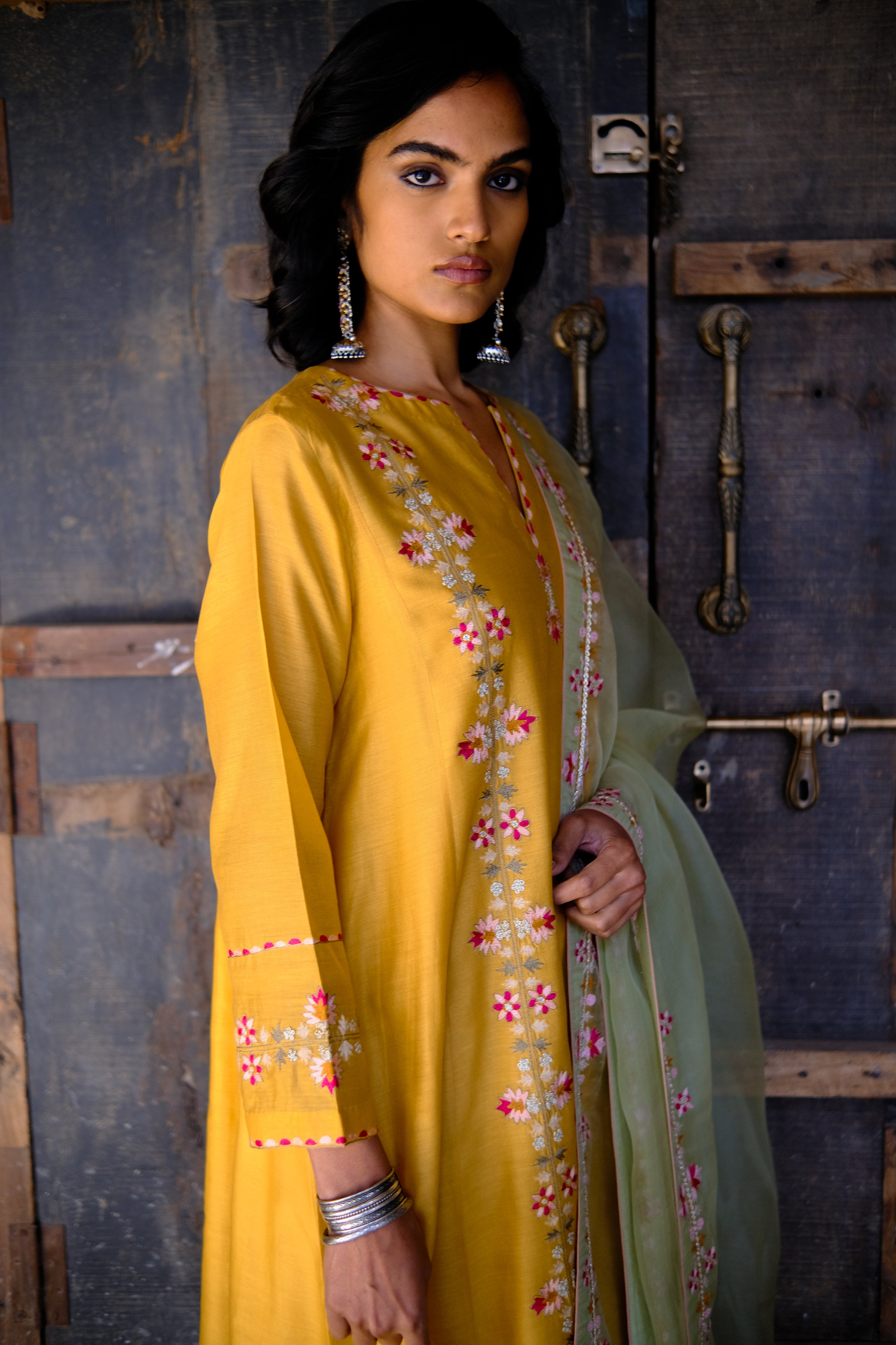 SUNHERI TULIKA KURTA SET – Shikha Mehta